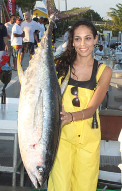 Ebanks is a reel Knotty Buoy with big tuna at Brac Jackpot - Cayman Compass