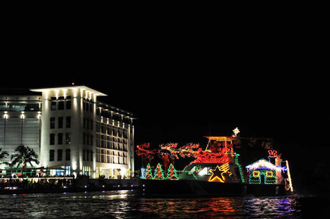 Parade of Lights promises a colorful spectacle - Cayman Compass