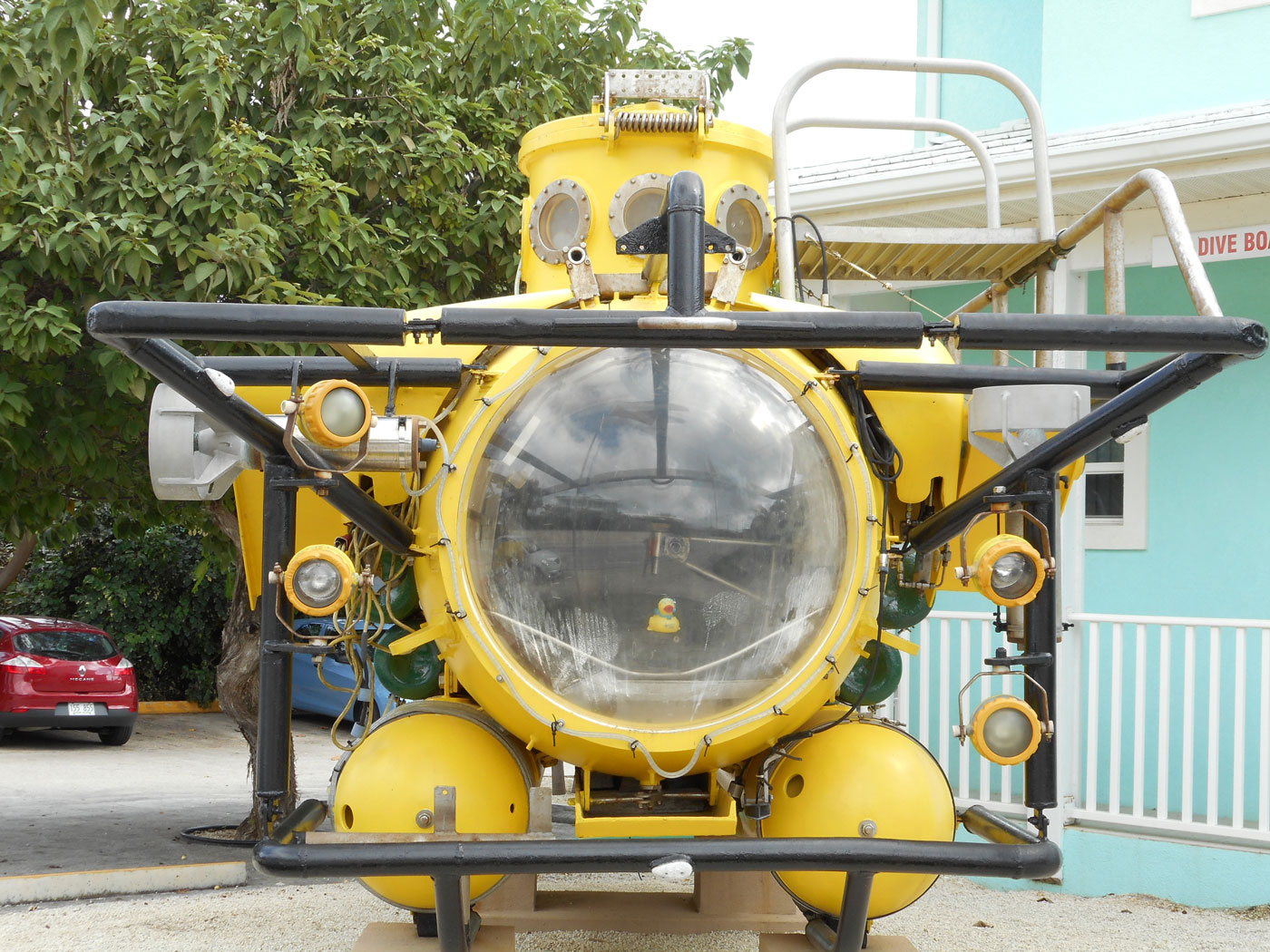 Retired sub a popular site - Cayman Compass