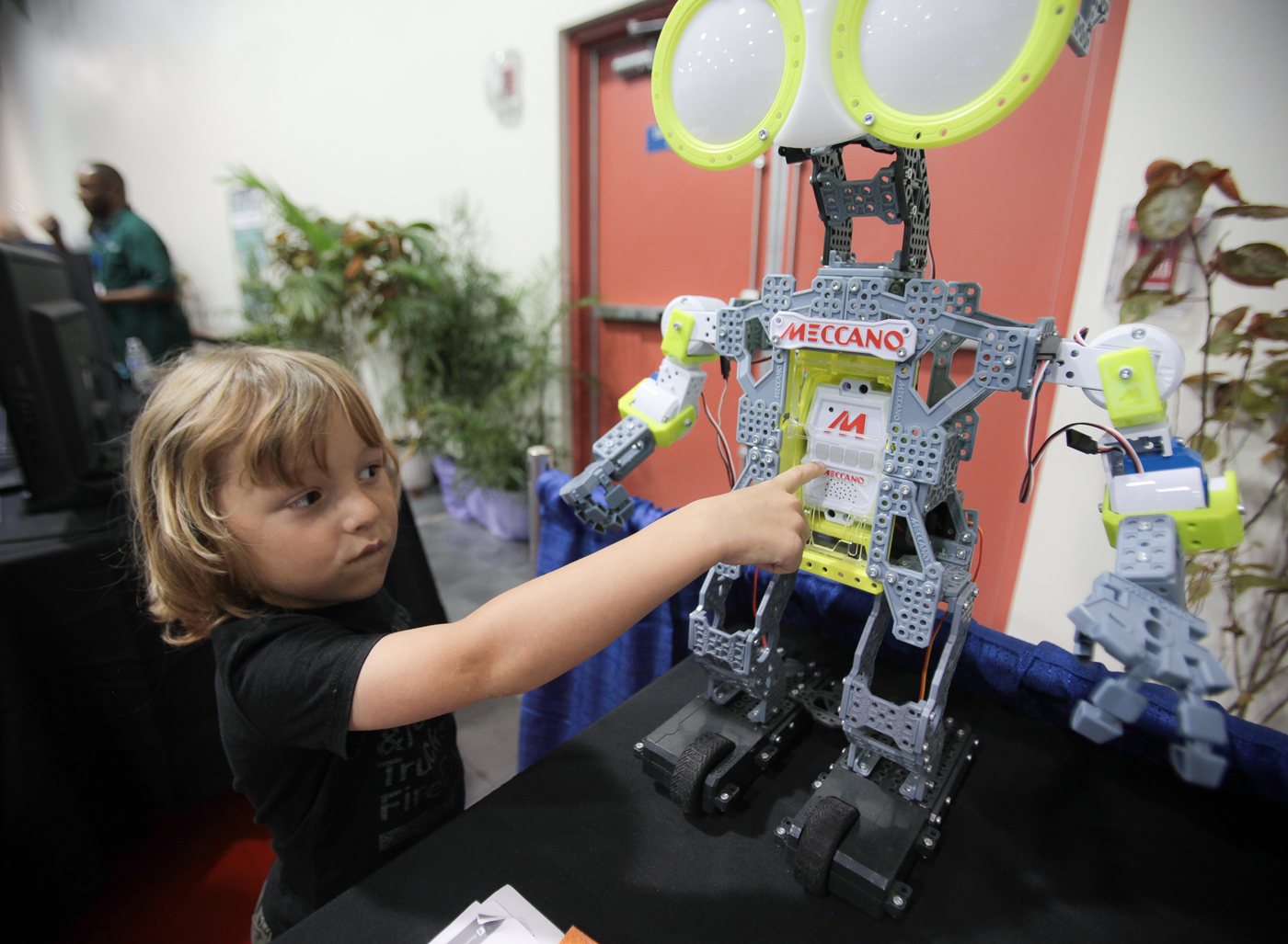 STEM conference encourages interest in science - Cayman Compass