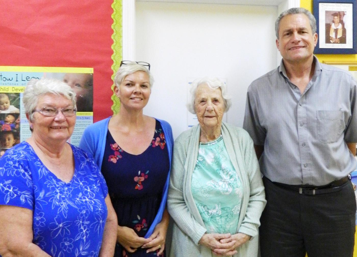 10 young Caymanian students receive financial support - Cayman Compass