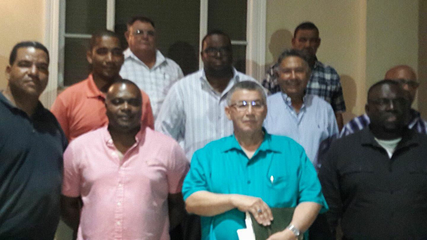 Bush strikes deal with independents to become premier - Cayman Compass