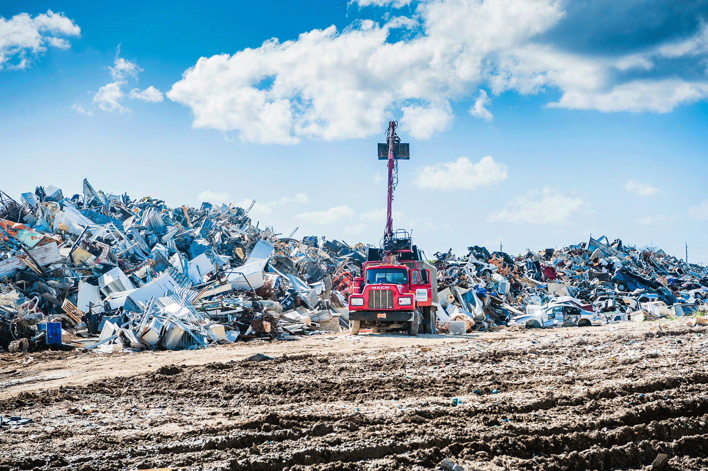 Small fire erupts at George Town landfill - Cayman Compass
