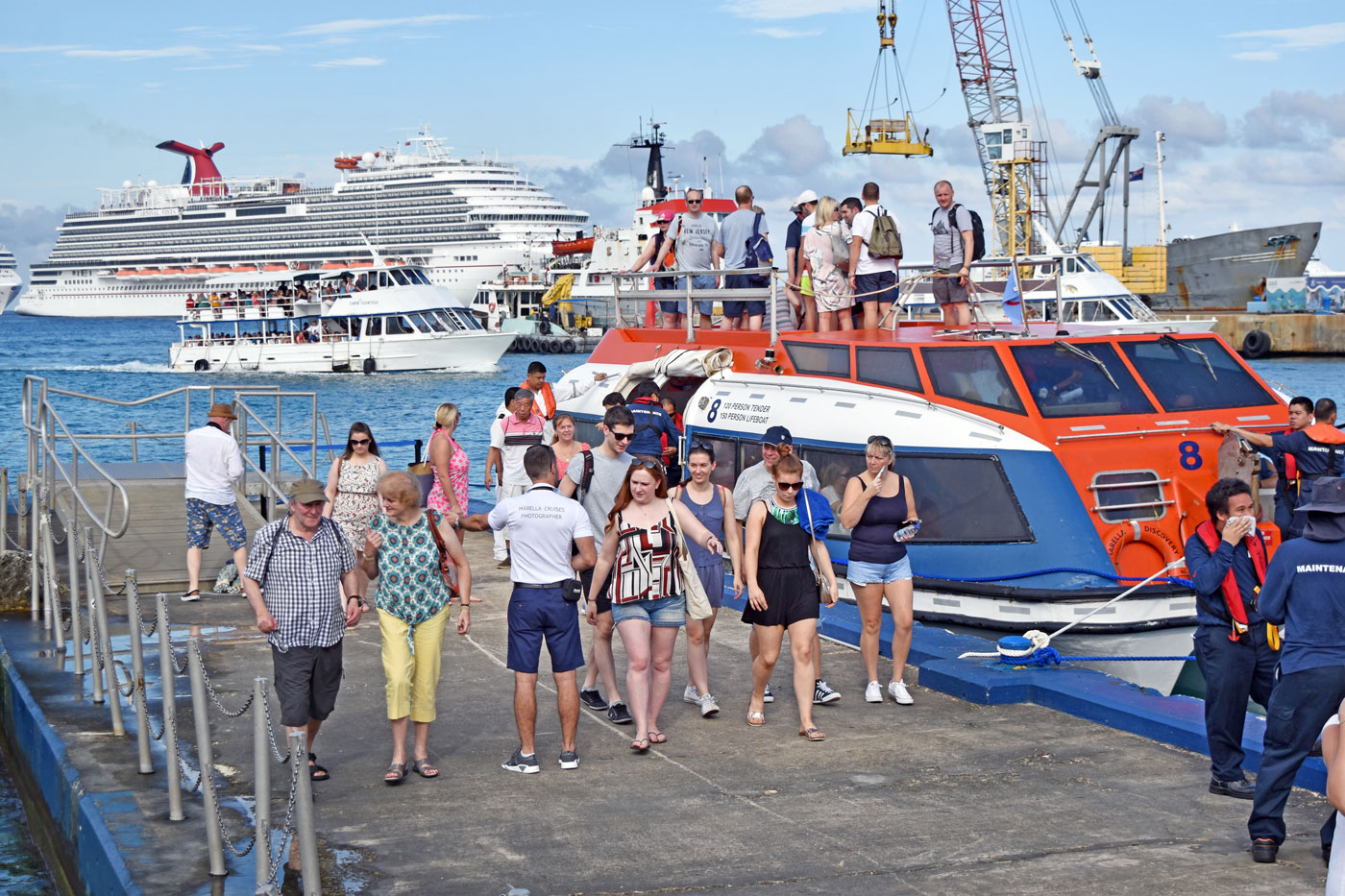 Nearly 20,000 cruise tourists pack George Town - Cayman Compass