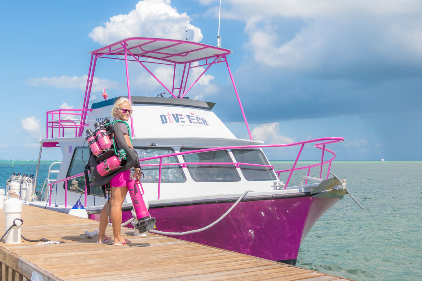 Female divers join hands for record attempt - Cayman Compass