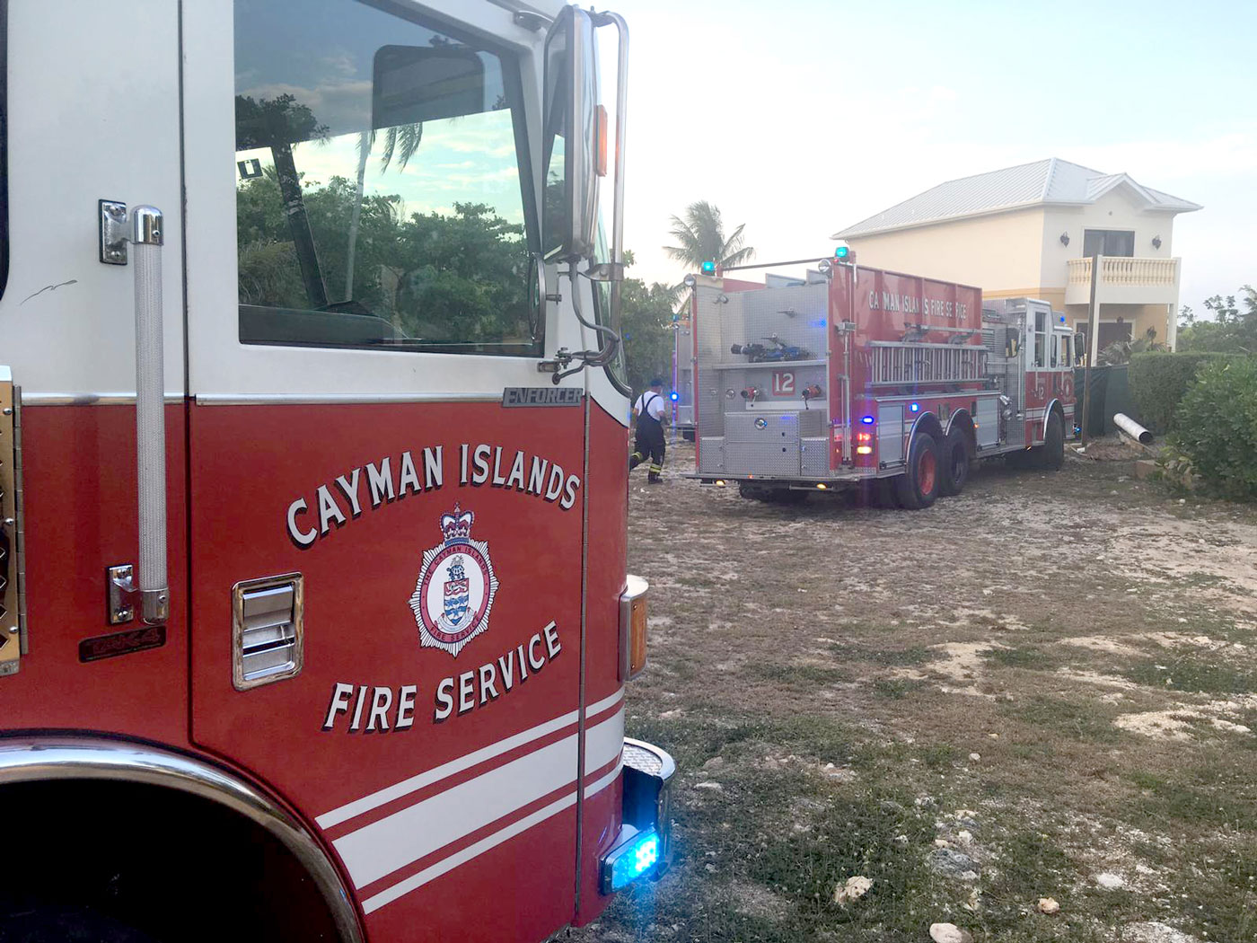 Firefighters douse Lower Valley brush fire - Cayman Compass