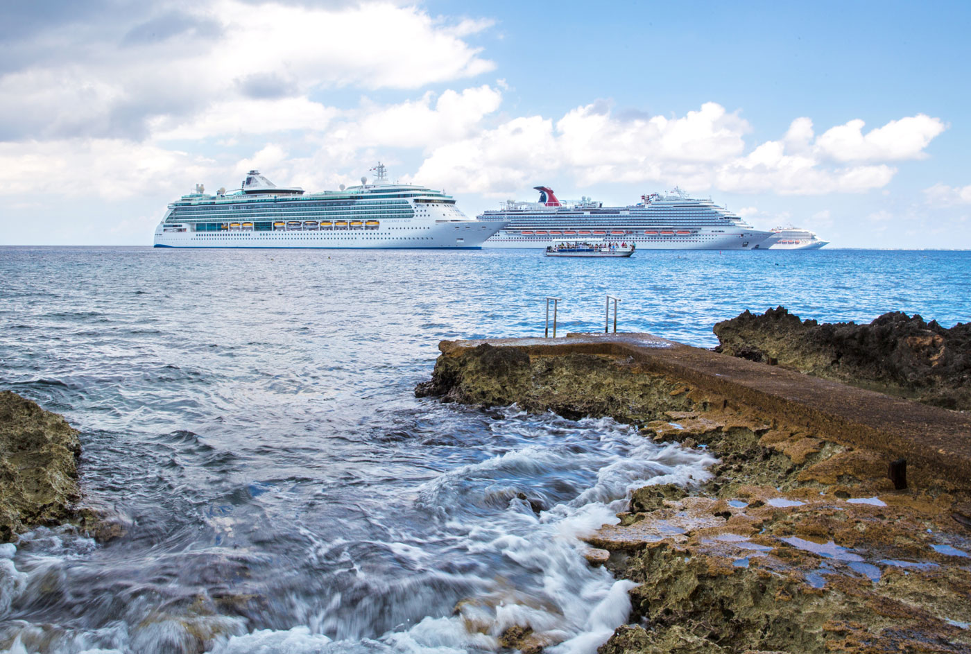 Premier makes no guarantees over port referendum - Cayman Compass