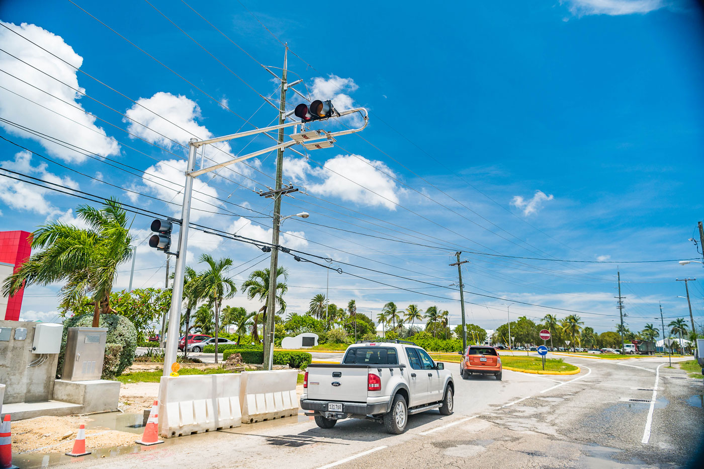 Signal to ease Grand Harbour traffic - Cayman Compass