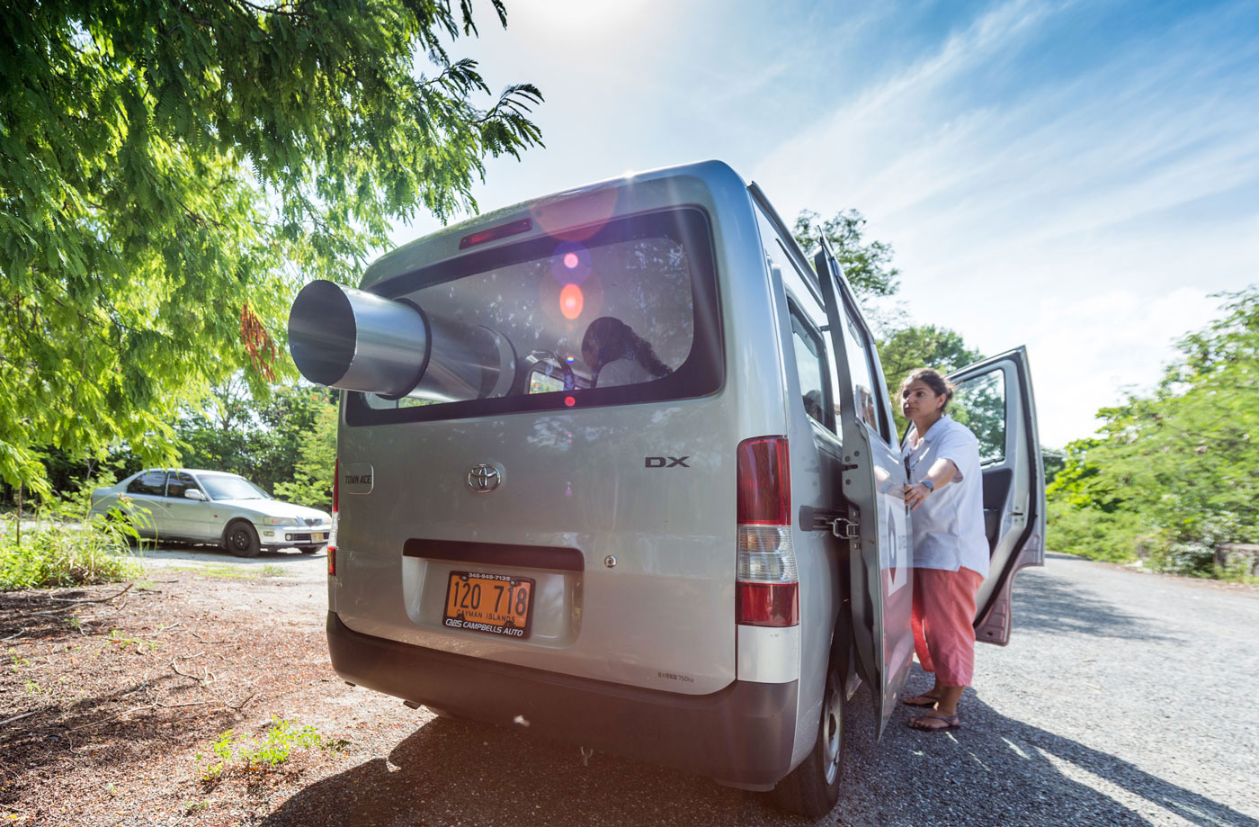 Genetically modified mosquitoes transfer genes into natural populations ...