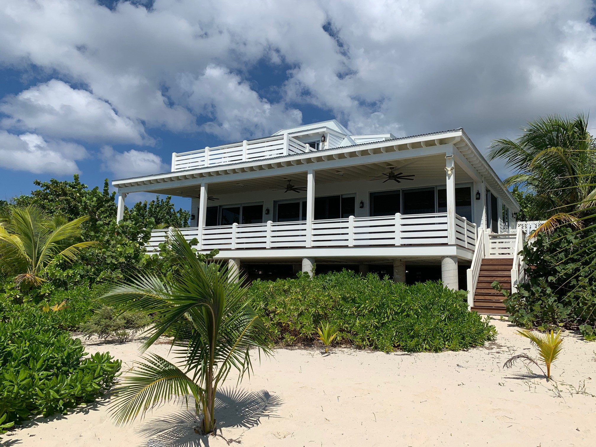 Two uniquely Caymanian homes take Governor’s Award - Cayman Compass