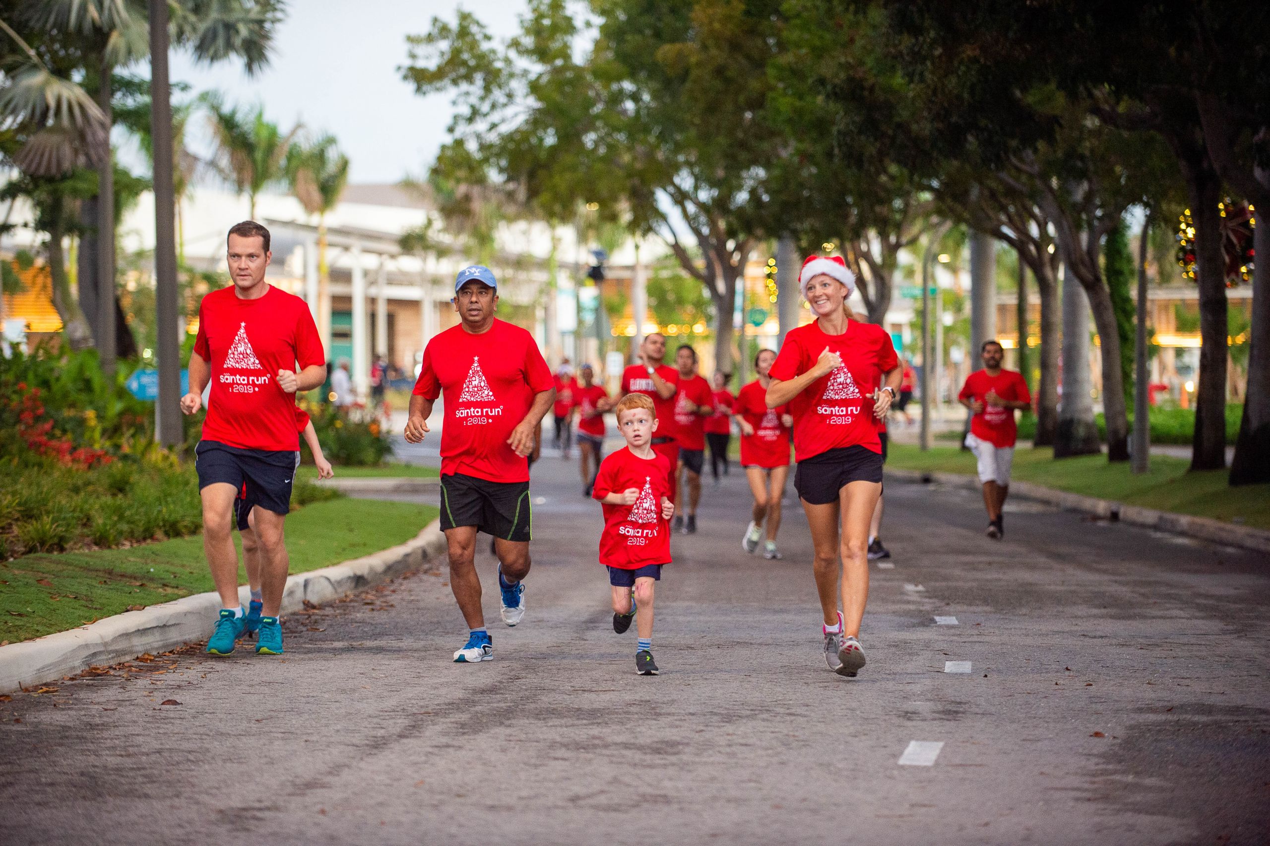 Hundreds run for Food Bank - Cayman Compass