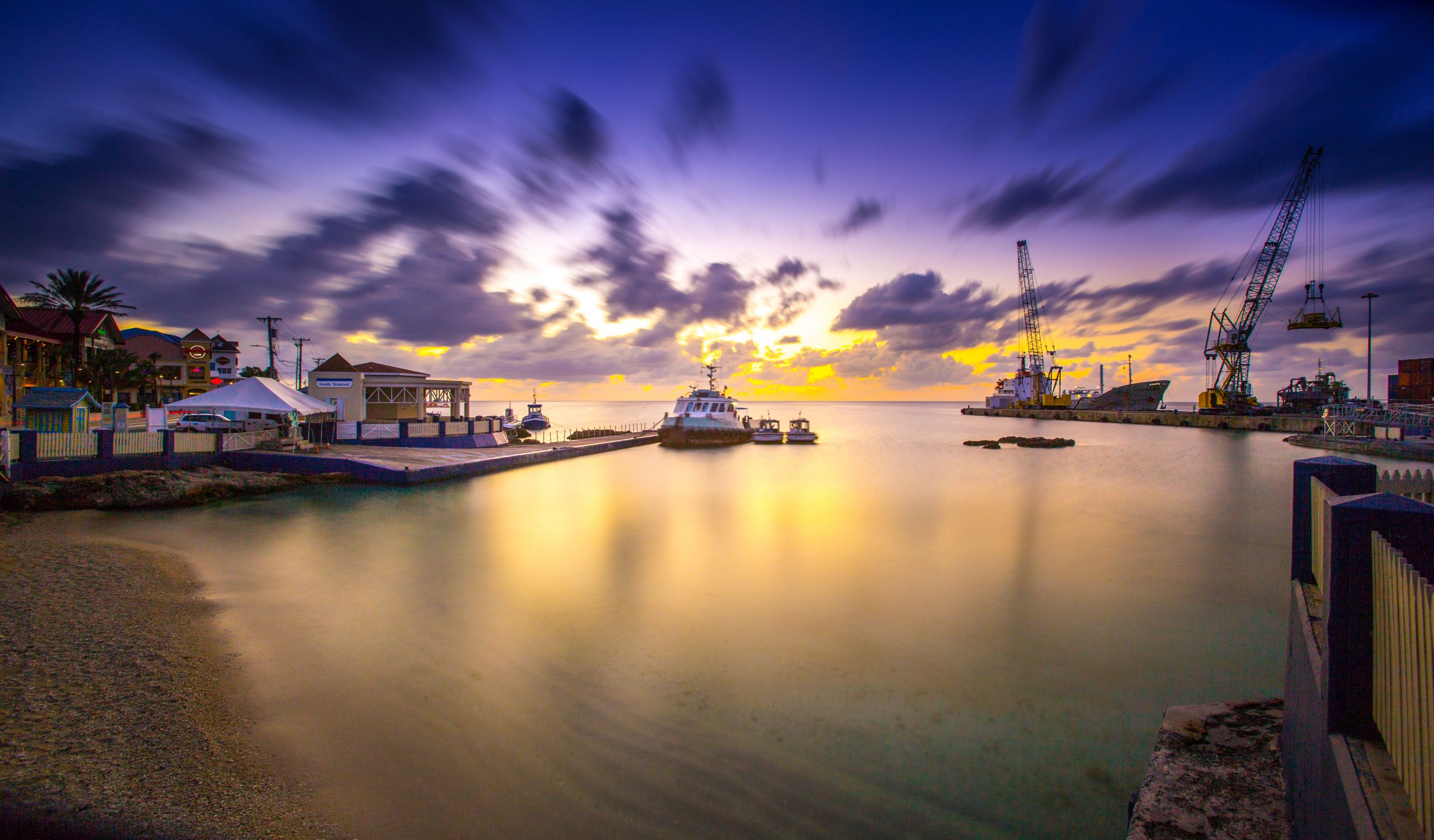 Referendum delay offers chance for Christmas truce - Cayman Compass