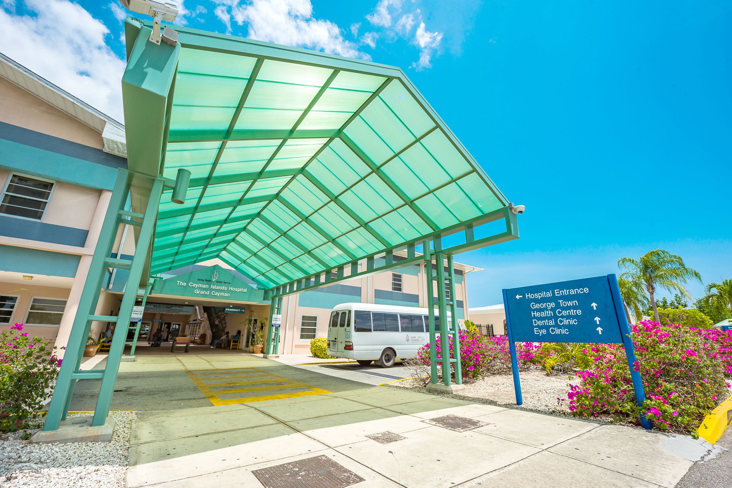 Unresponsive man pronounced dead at hospital - Cayman Compass