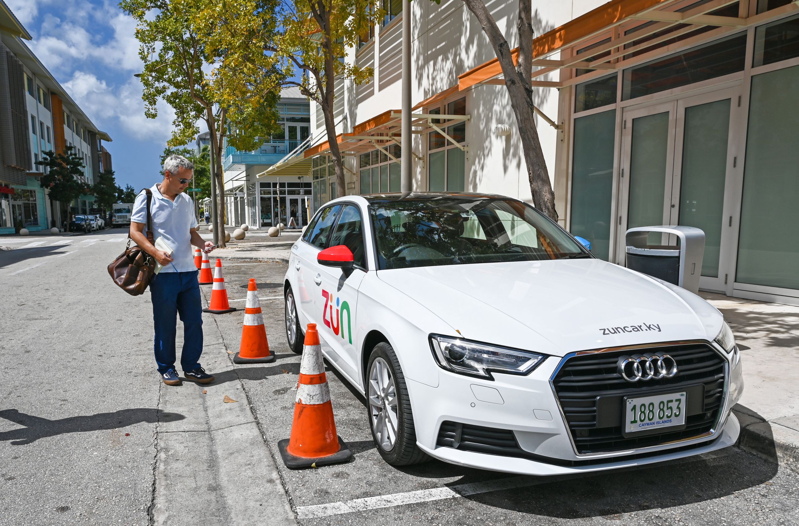 Zun car 6 - Cayman Compass