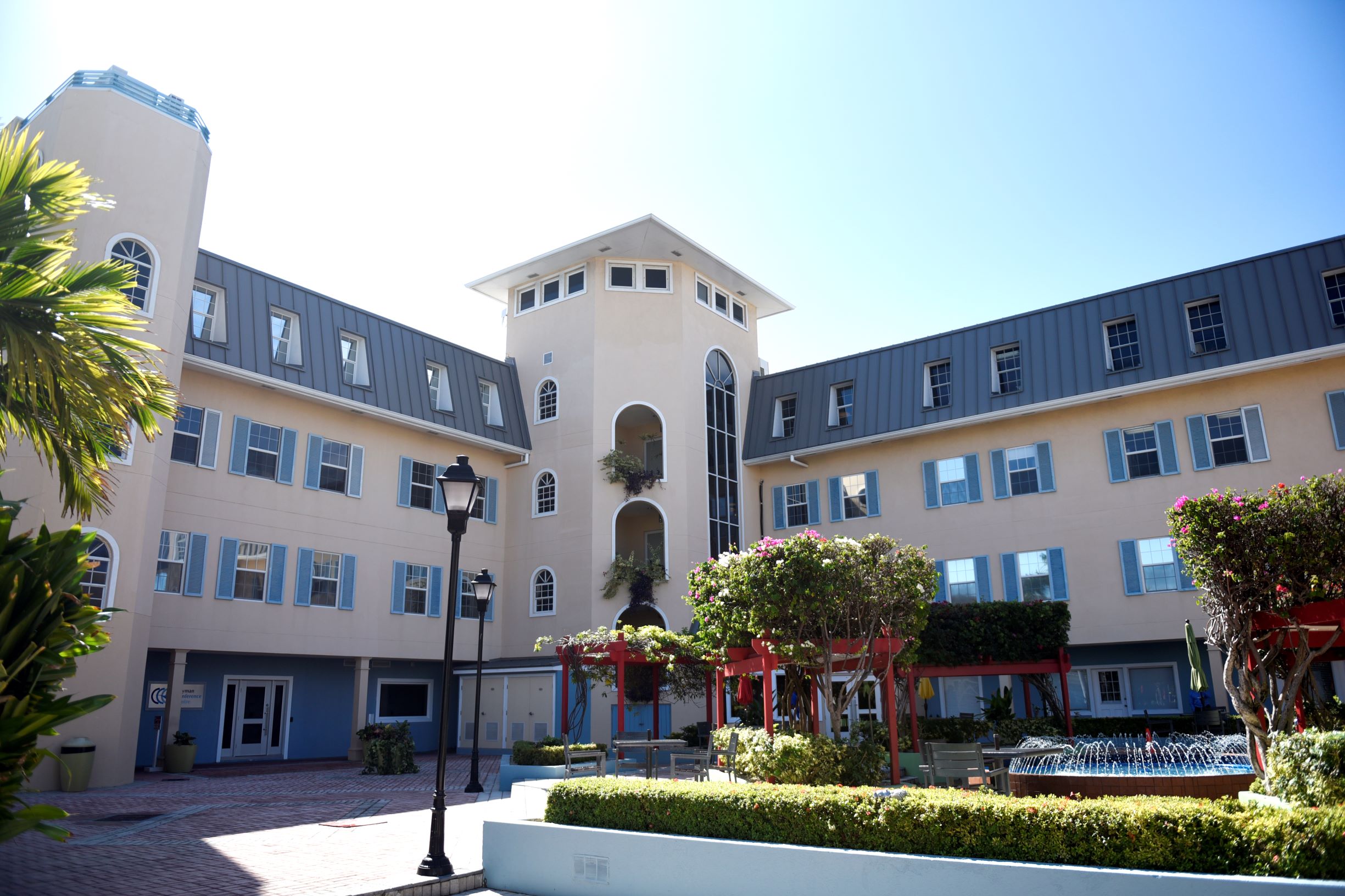 Elizabethan Square sells for $13.5 million - Cayman Compass