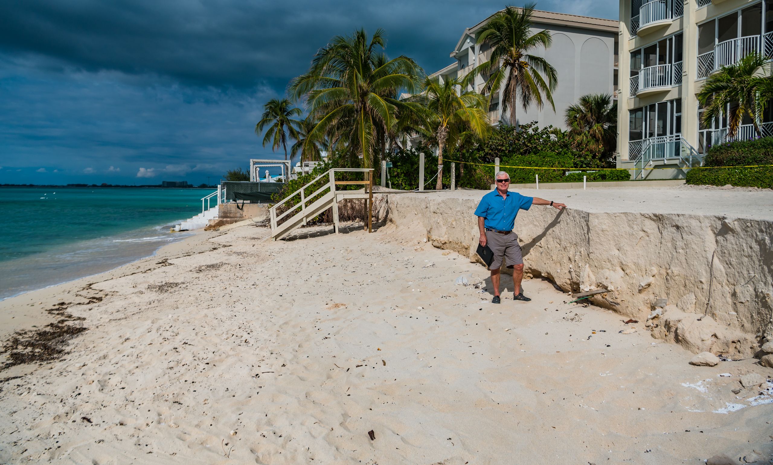 Beach-loss properties want gov't help - Cayman Compass
