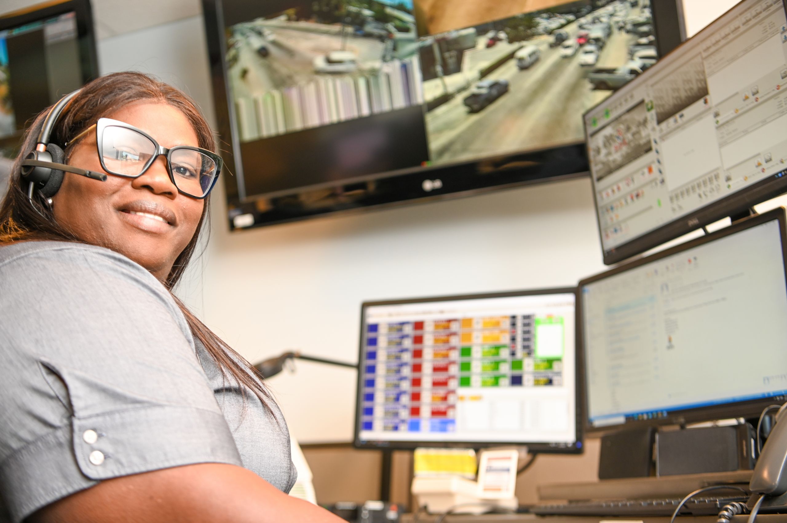 911 operator lauded for lifesaving efforts - Cayman Compass