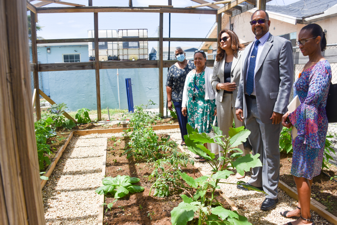 Minister for Education Continues School Tours - Cayman Compass