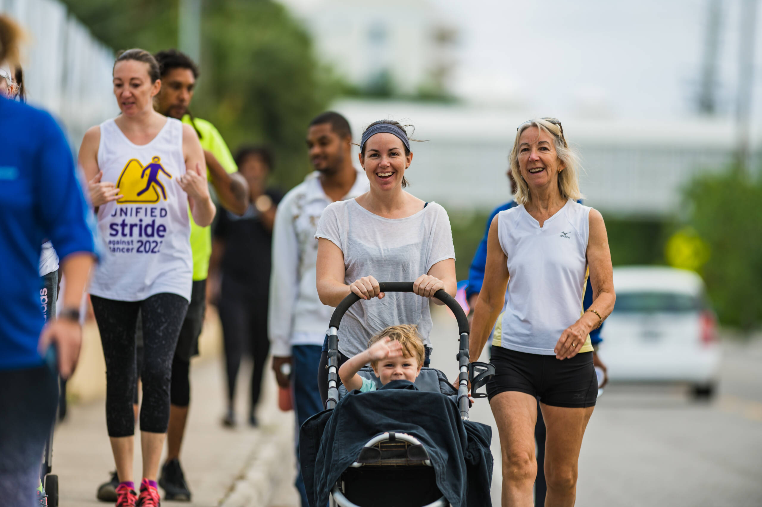 More than 1,400 turn out to ‘Stride’ solo against cancer - Cayman Compass