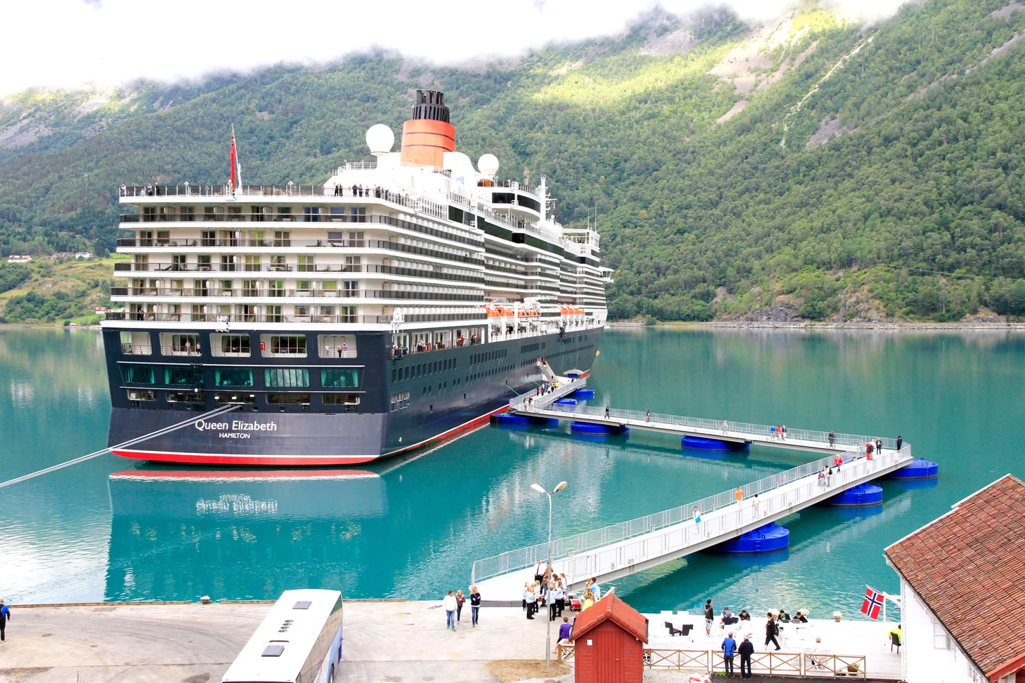 Bryan: Floating piers may be 'dead in the water' but cargo port needs attention - Cayman Compass