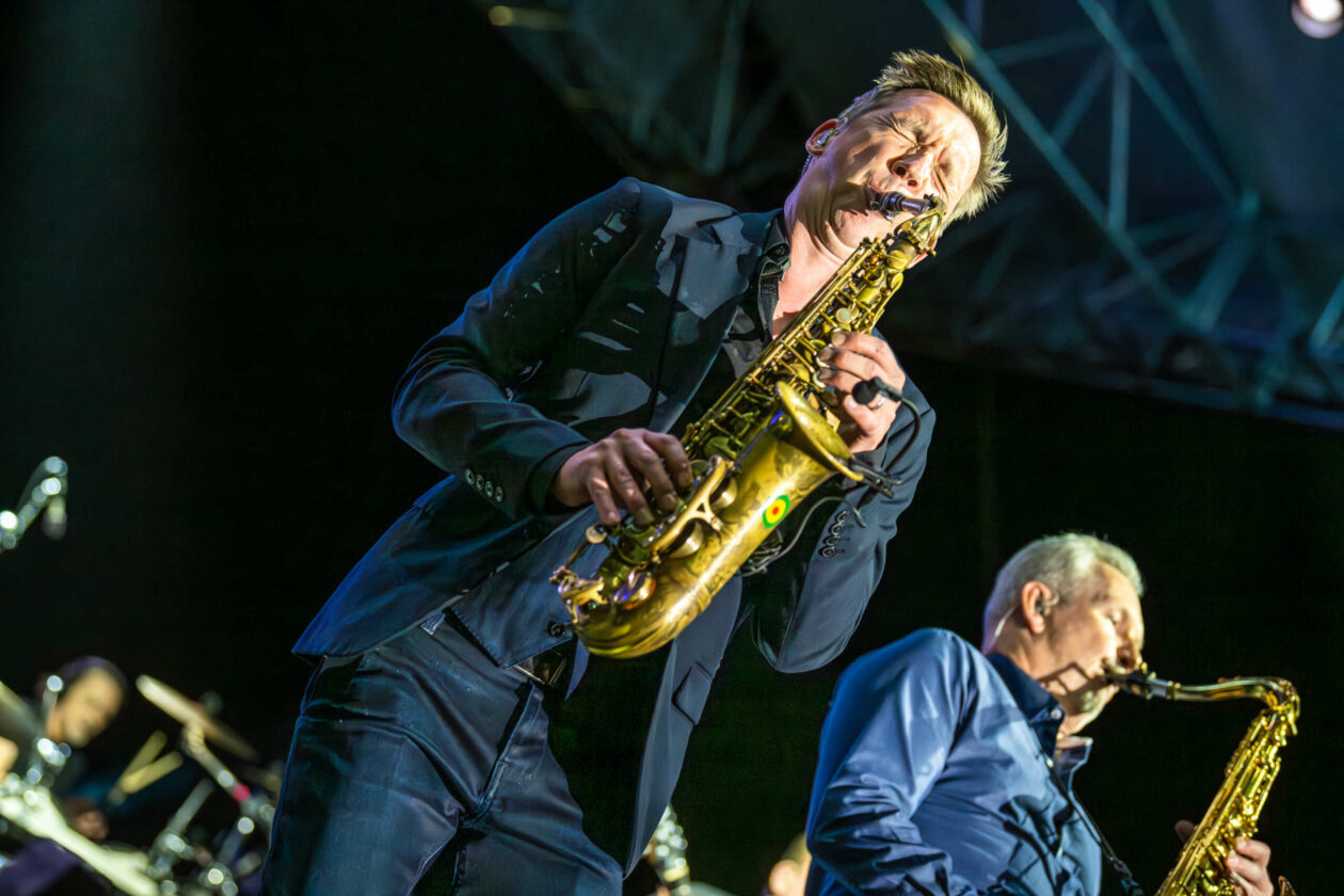 Capella gets thousands groovin' as UB40 headlines festival - Cayman Compass