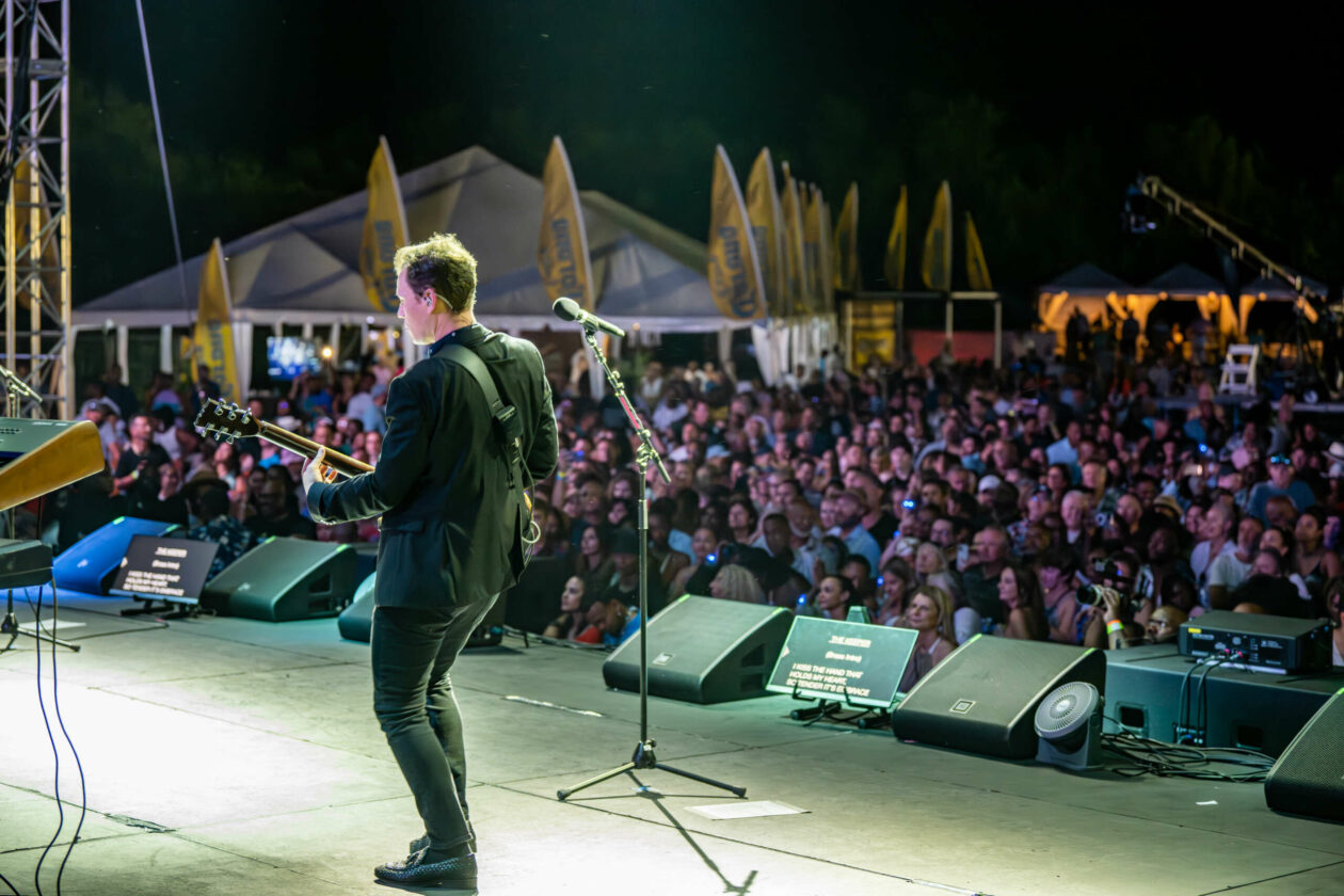 Capella gets thousands groovin' as UB40 headlines festival - Cayman Compass