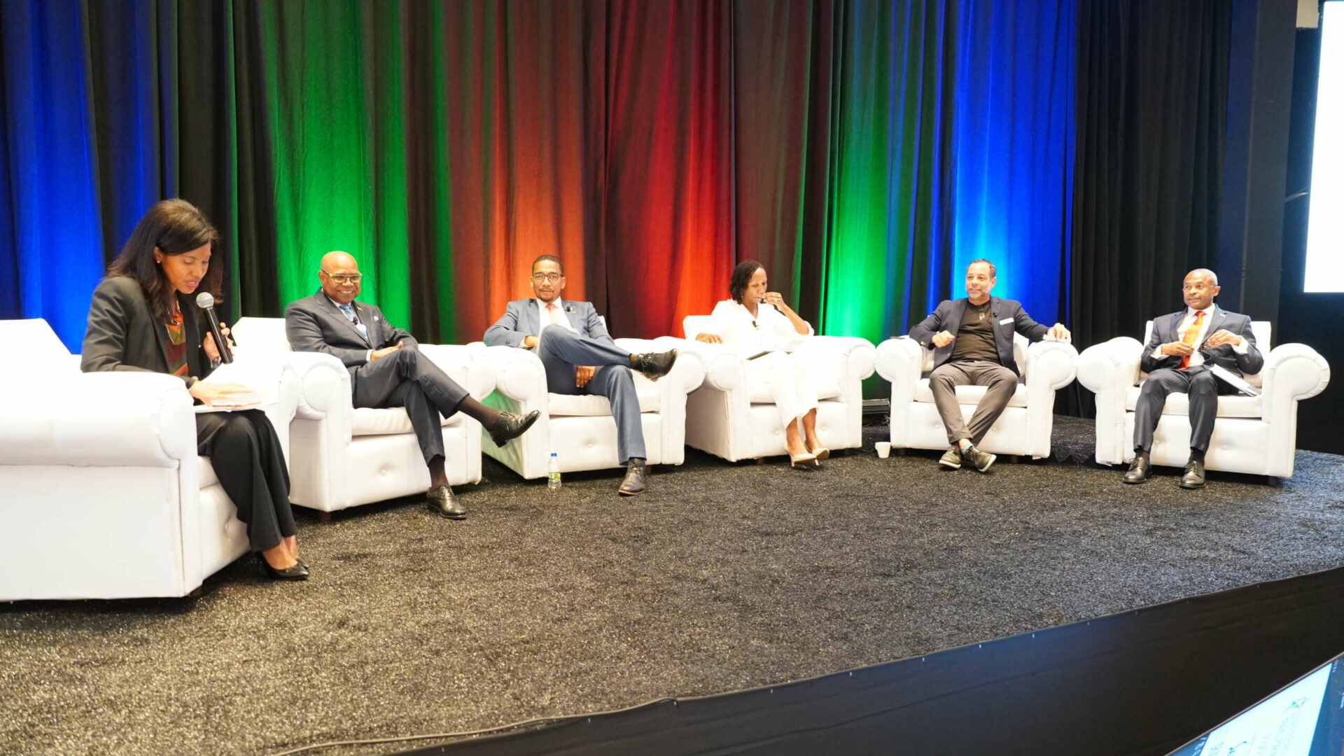 Barbados PM urges tourism leaders to form regional operator - Cayman ...