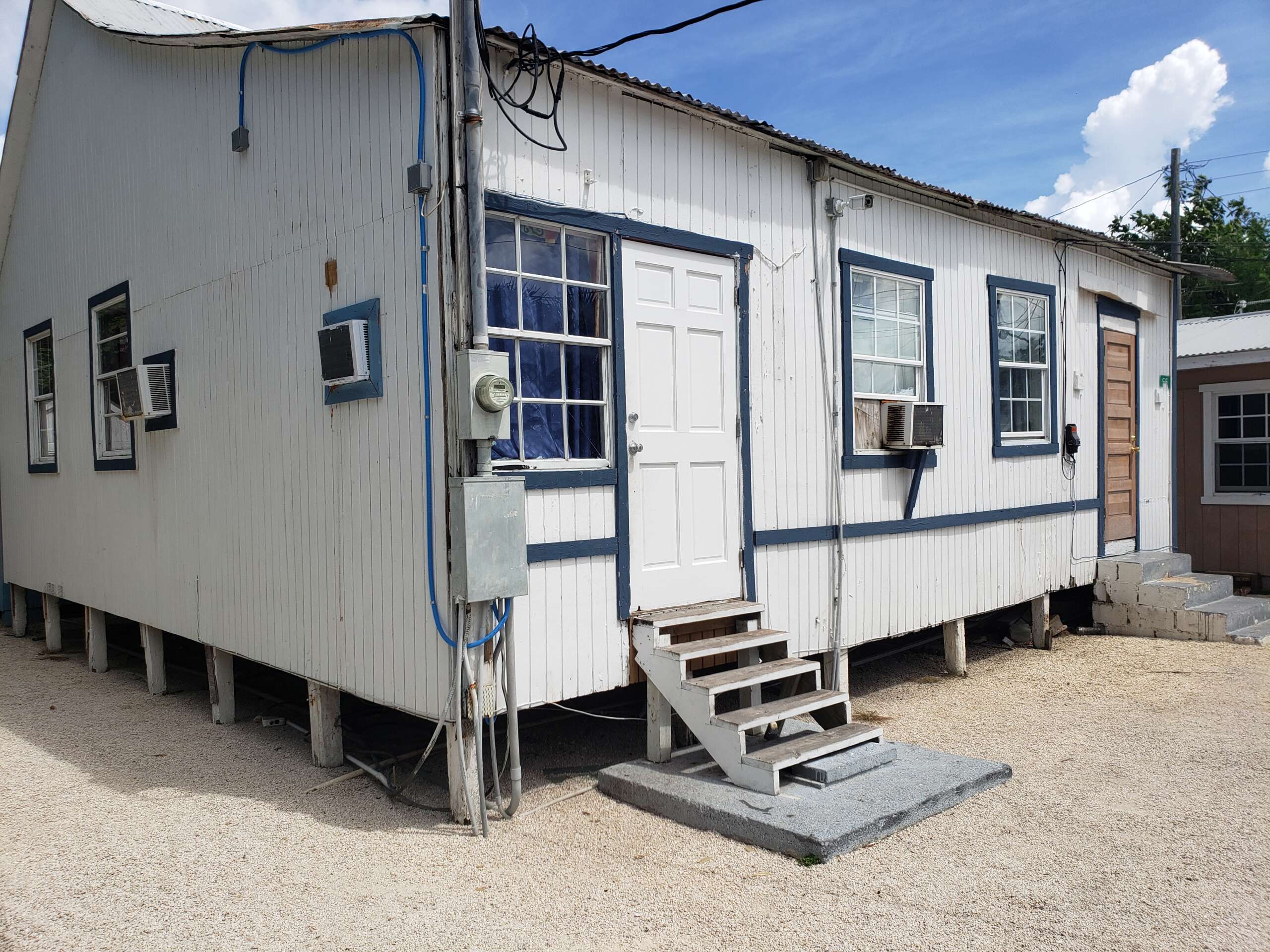 Victims of serial con-woman lament their losses - Cayman Compass