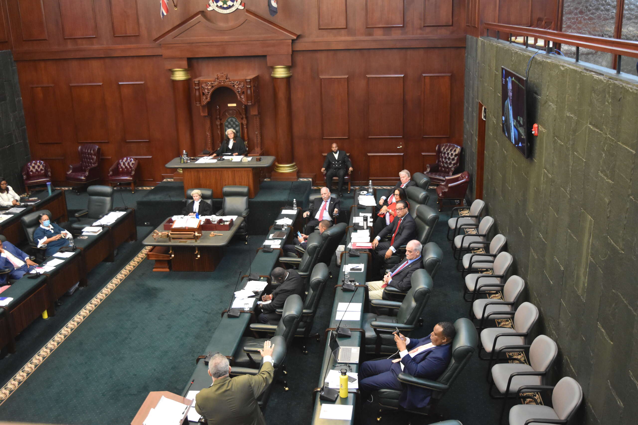 McKeeva Bush motion of no confidence3 - Cayman Compass