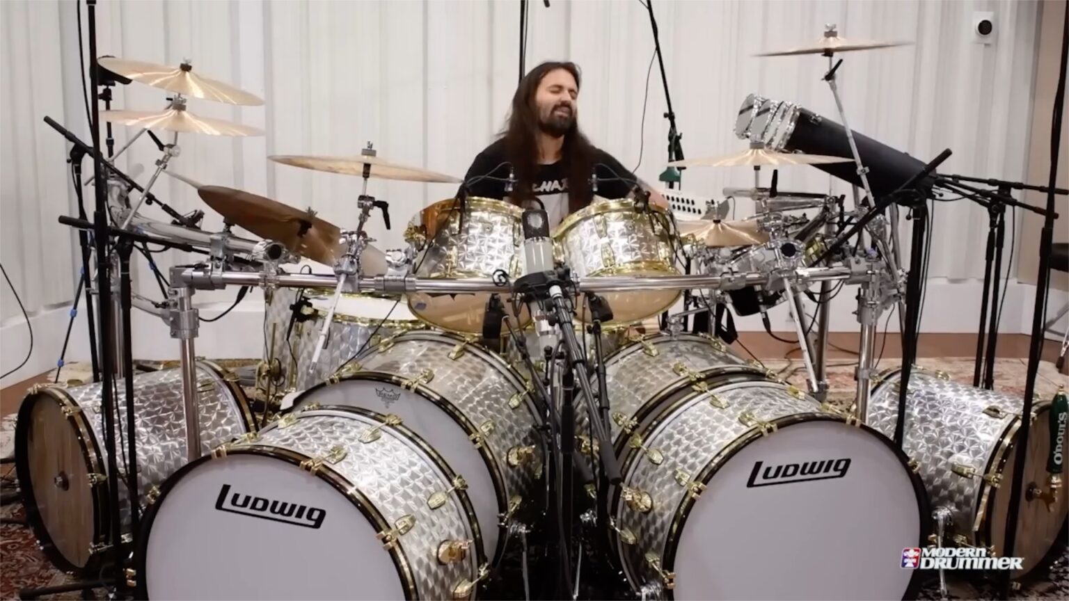 Former Slipknot drummer pays tribute to Alex Van Halen in Cayman ...