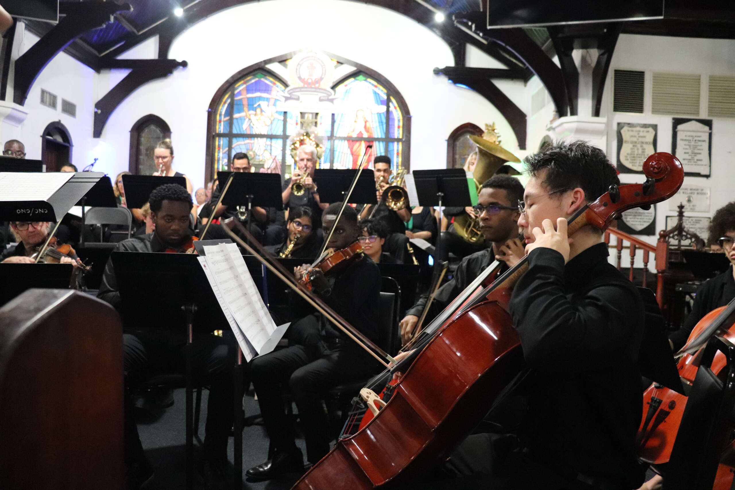 National choir and orchestra presents 'Deck the Hall' - Cayman Compass