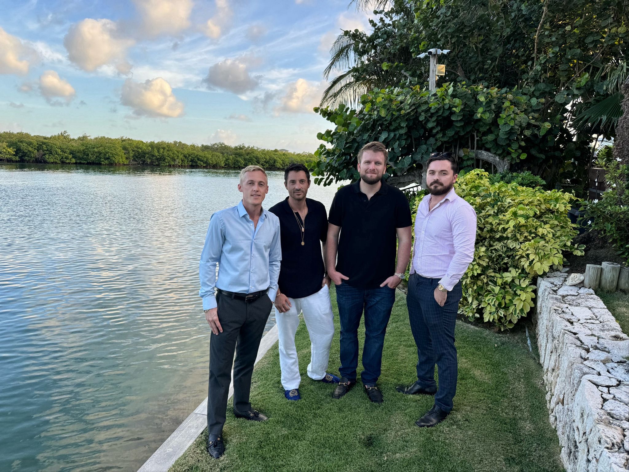 New company to use drones to wash high-rise buildings - Cayman Compass