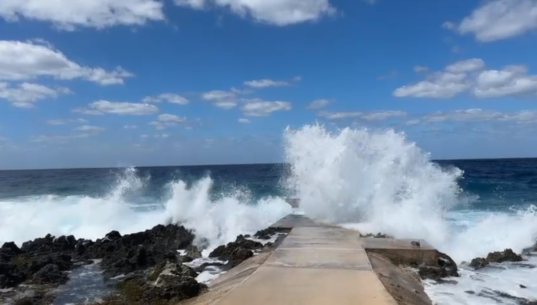 rough seas21 - Cayman Compass