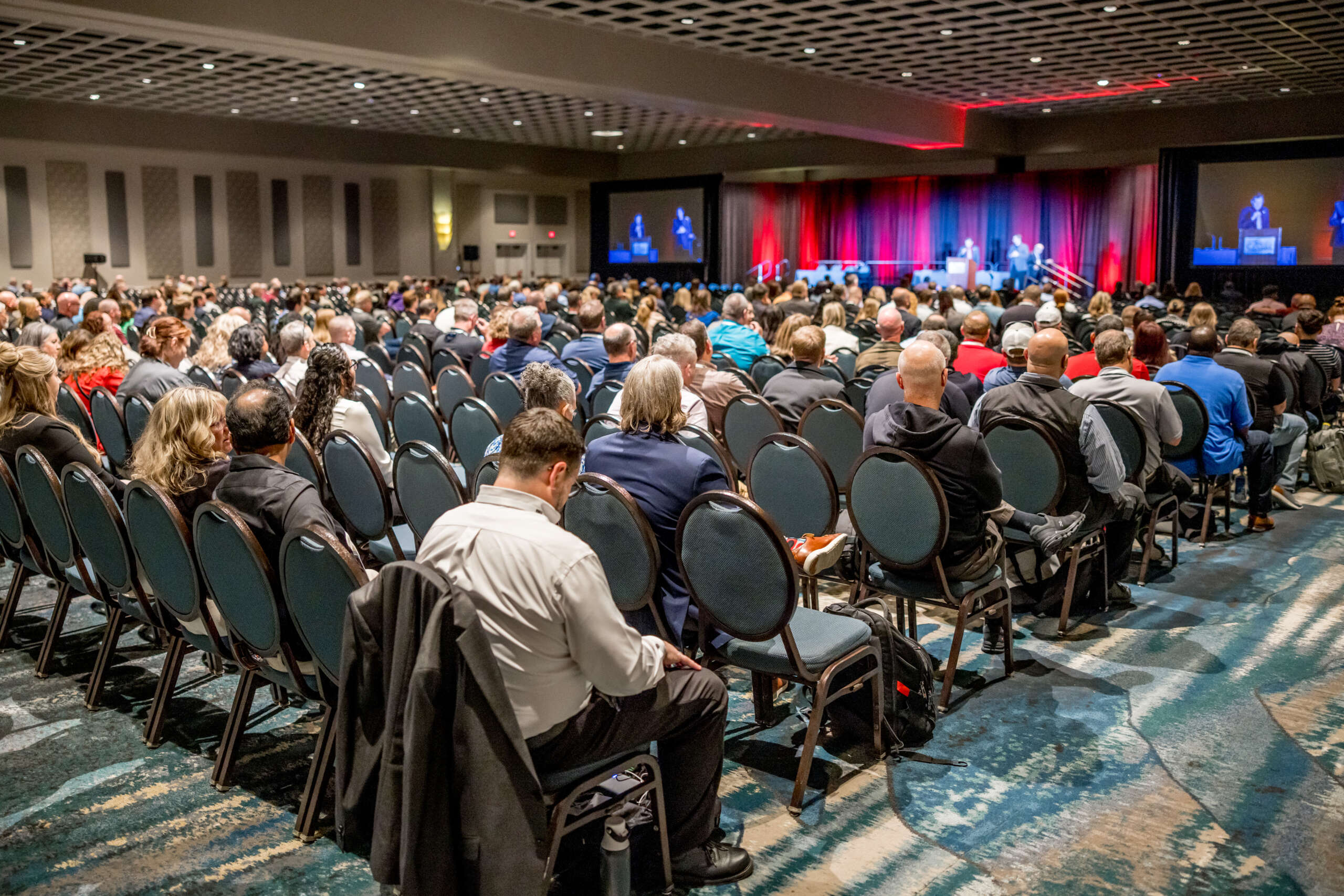 Premier focuses on Cayman's hurricane readiness at US conference ...