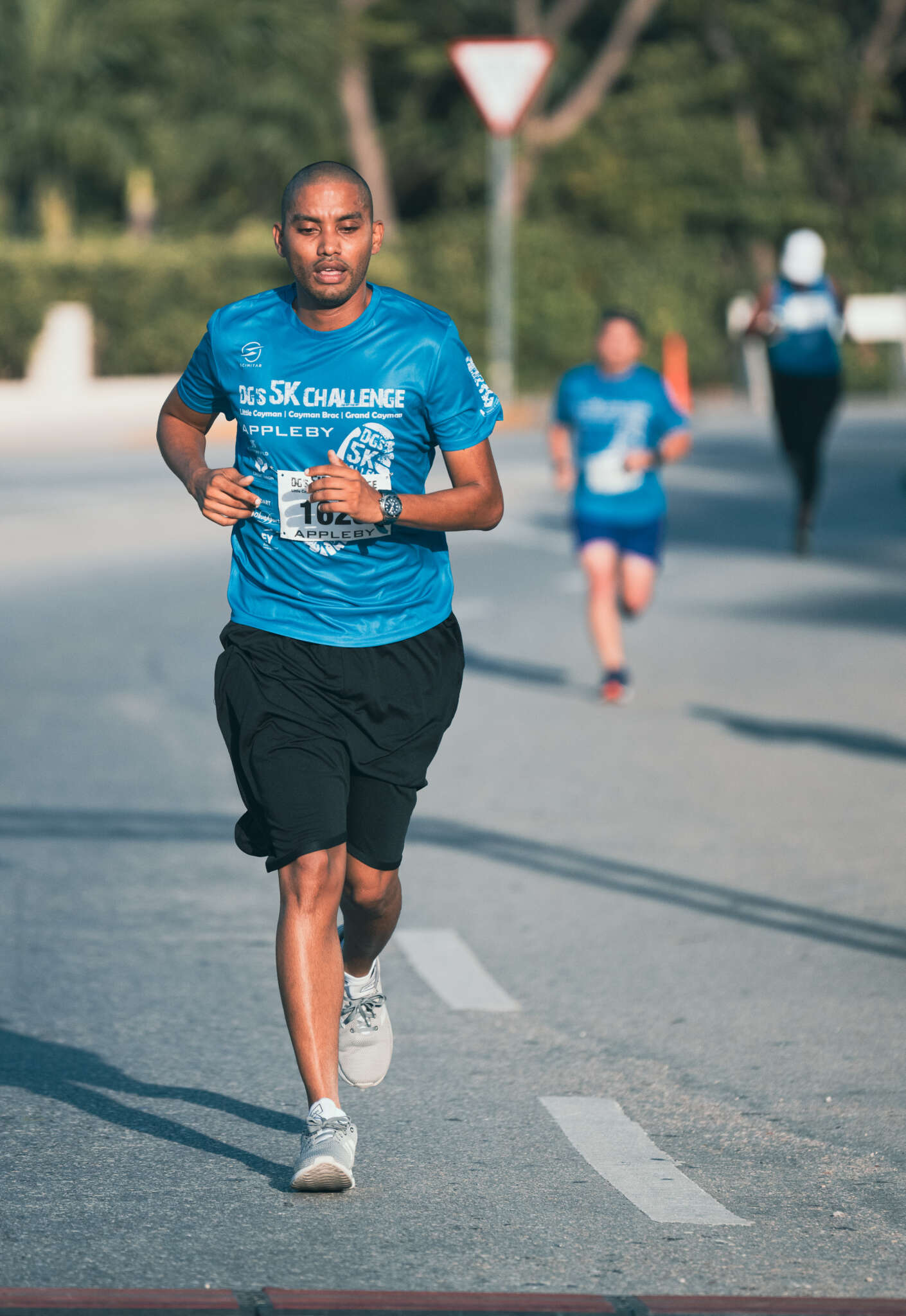 Sea of blue as hundreds join DG's 5K Challenge - Cayman Compass