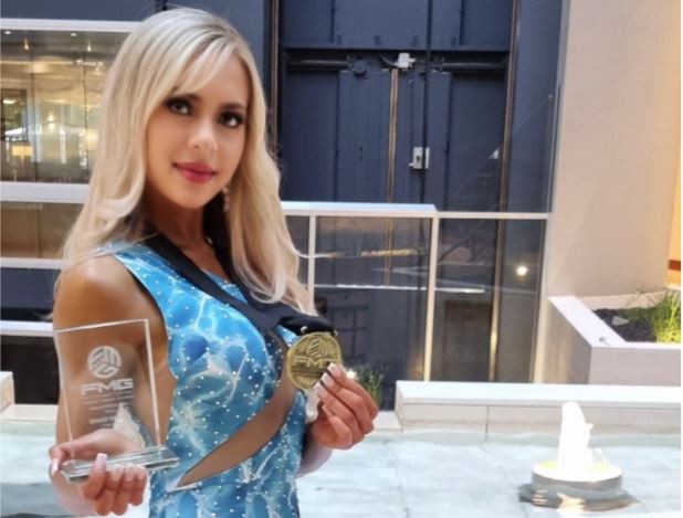 Cayman 'supermom' takes silver in debut bodybuilding show - Cayman Compass