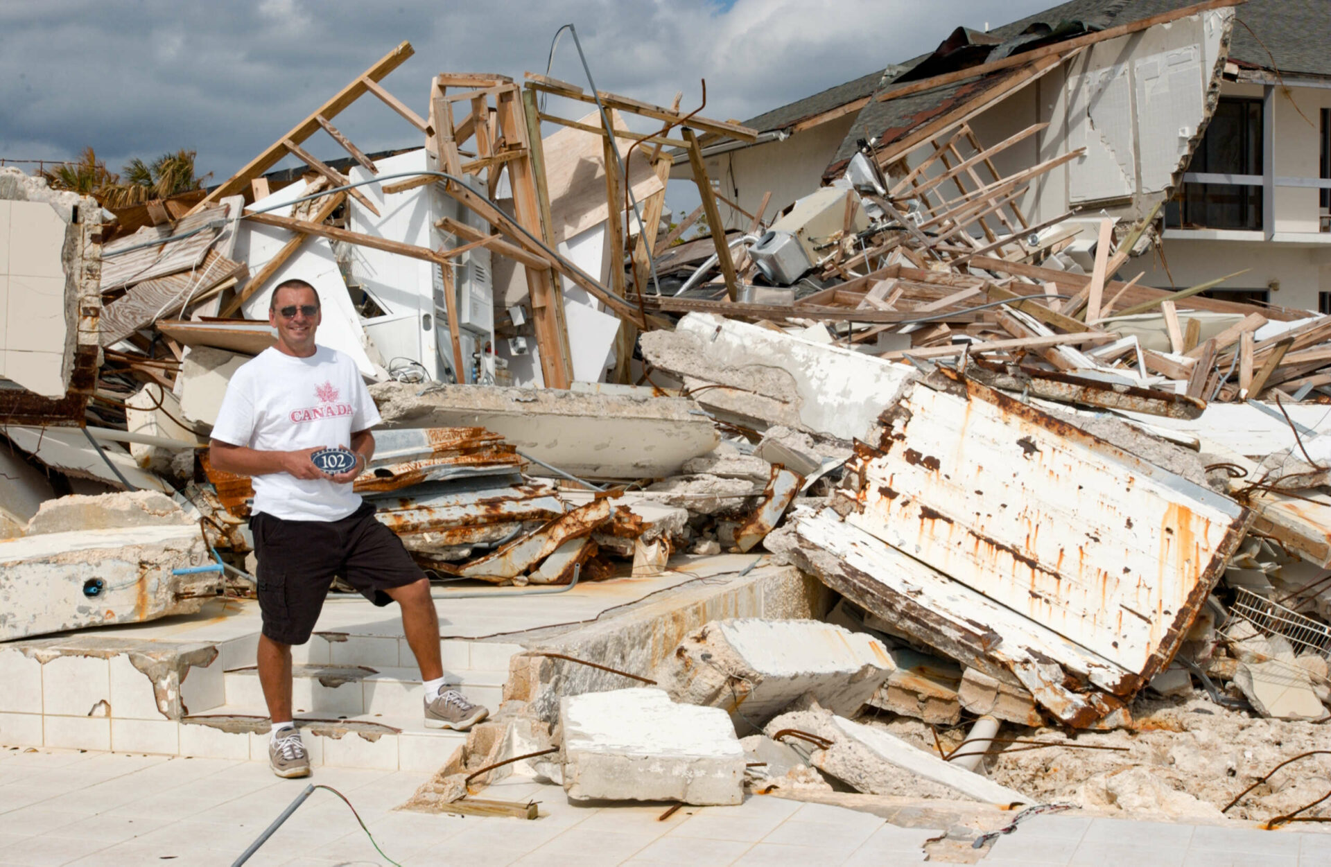 Documenting Ivan's destruction: The camera in the eye of the storm ...