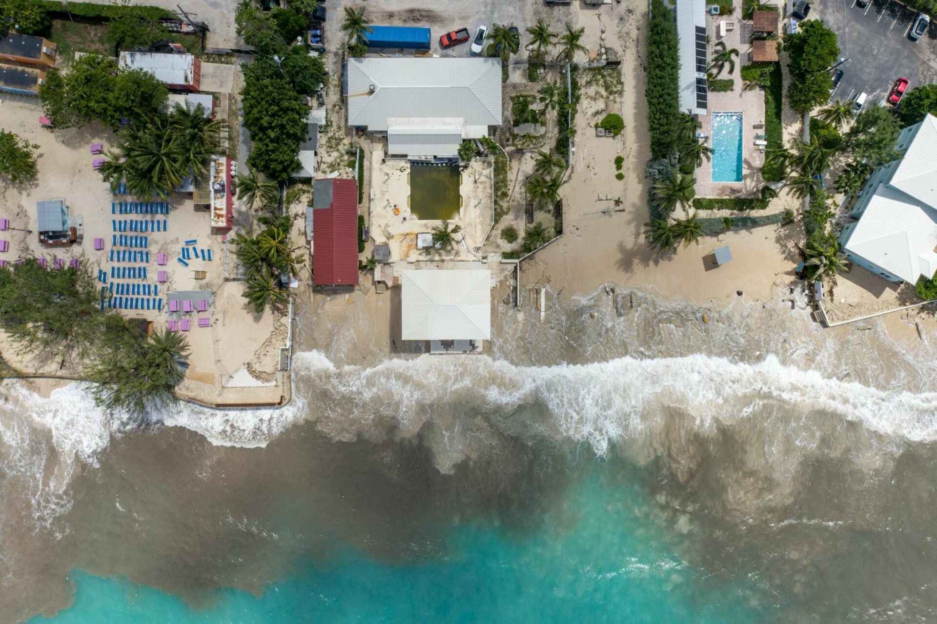 Going, going, gone: Erosion reaching crisis point on Seven Mile Beach ...