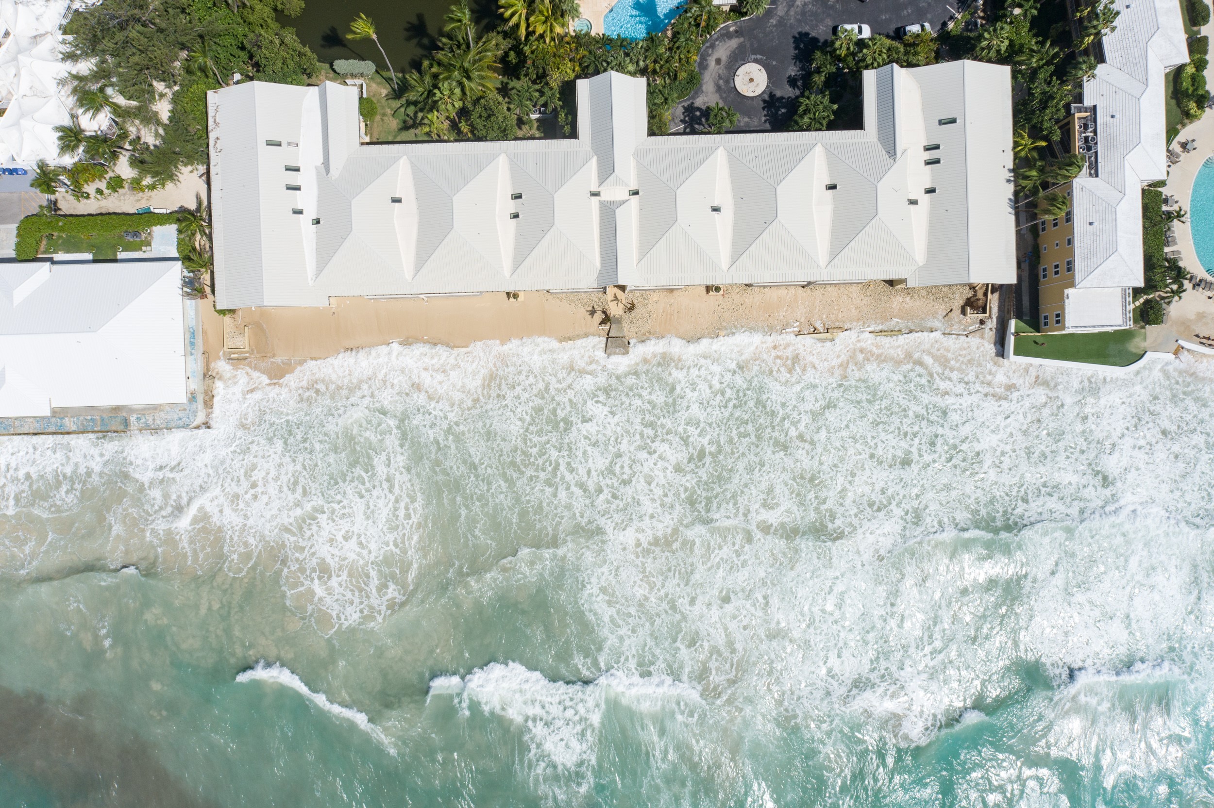 Laguna Del Mar owners to meet with DoE over seawall - Cayman Compass