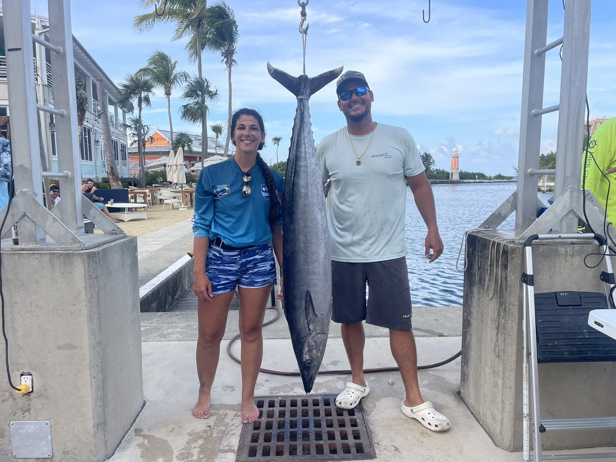 Fishing charter crew reel in $2,500 first prize with 63 lb wahoo ...
