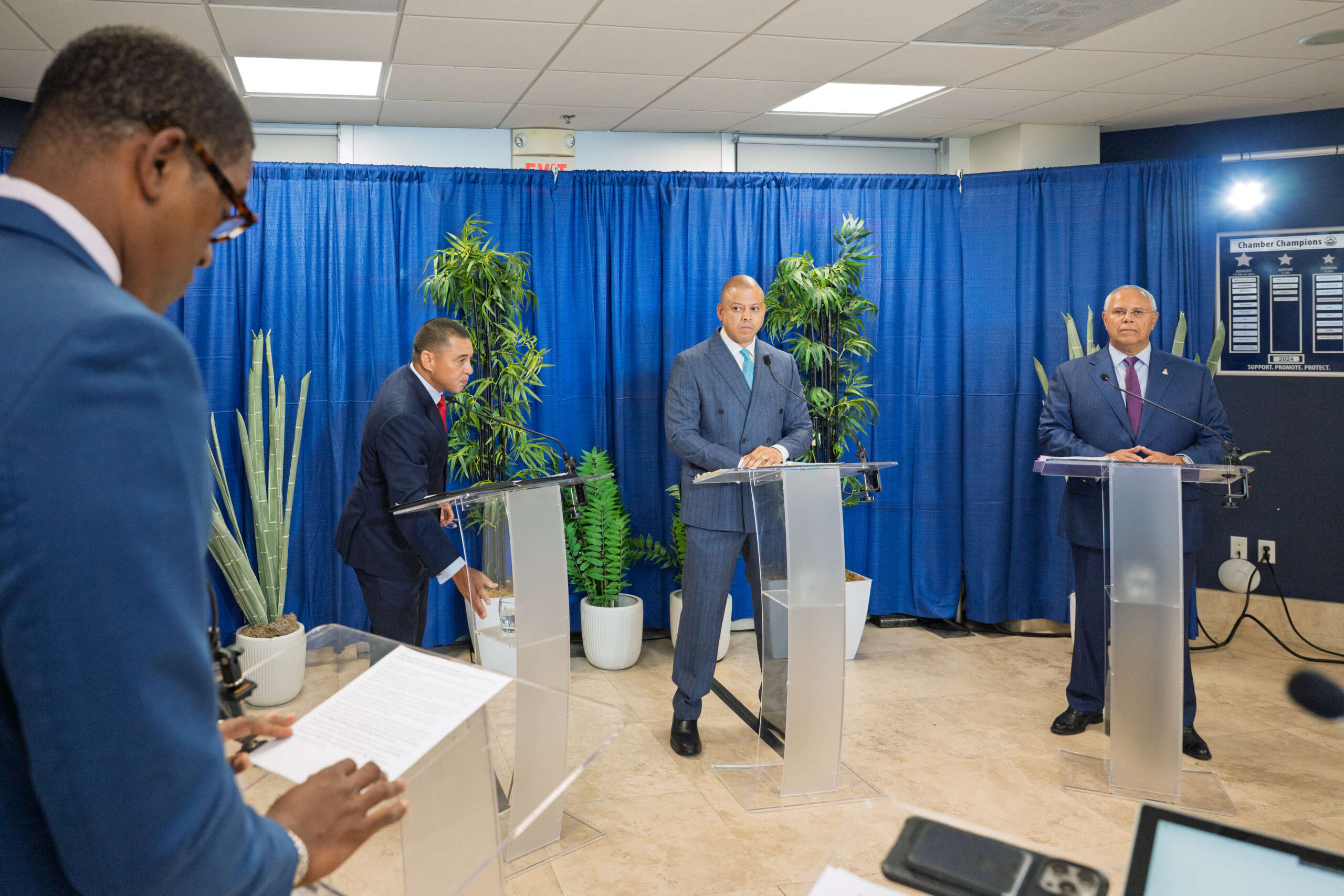 Opposition rivals unite against PPM in fiery leadership debate - Cayman ...