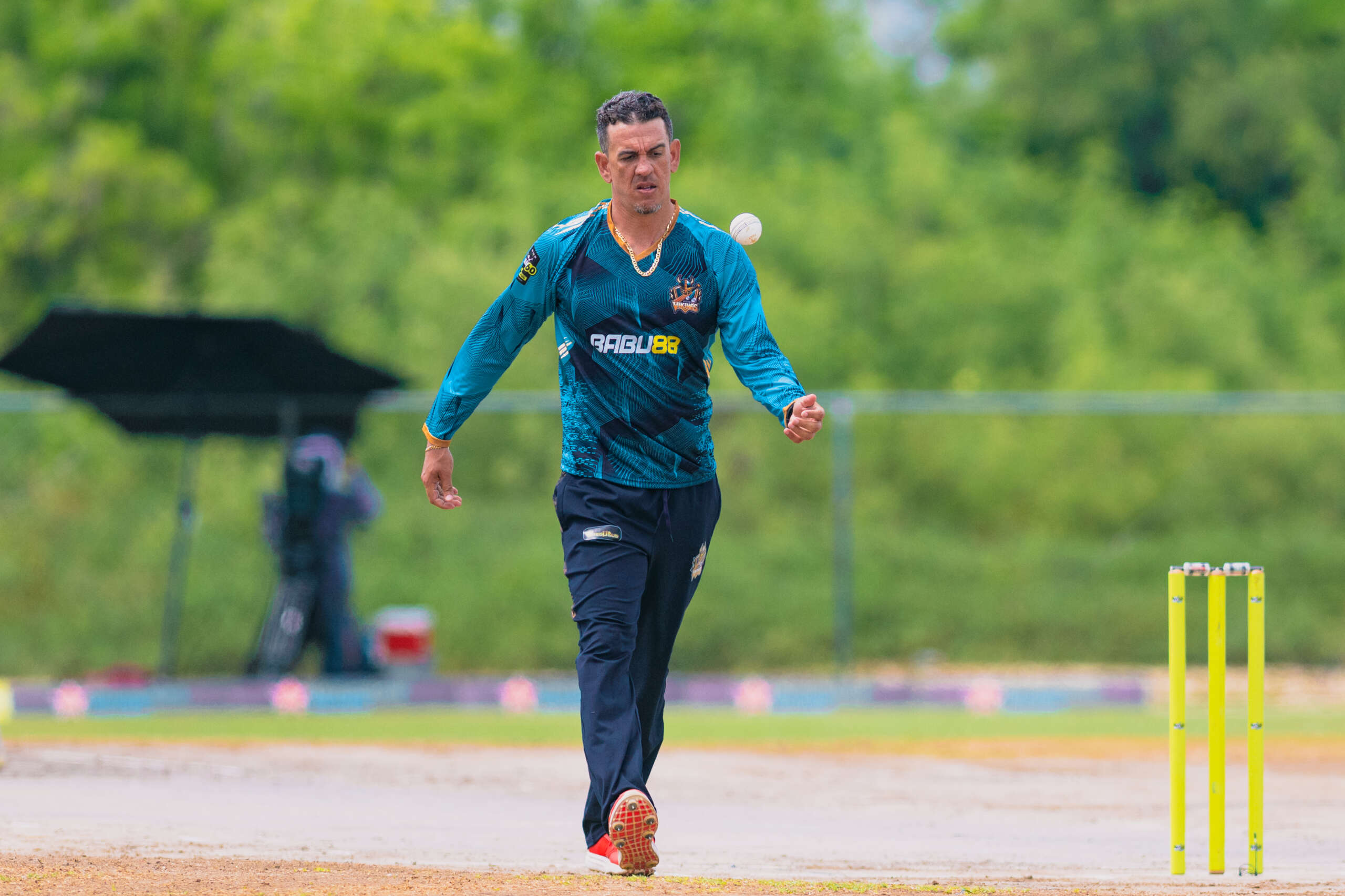 Star players strike over pay as Max60 cricket ends in chaos - Cayman ...