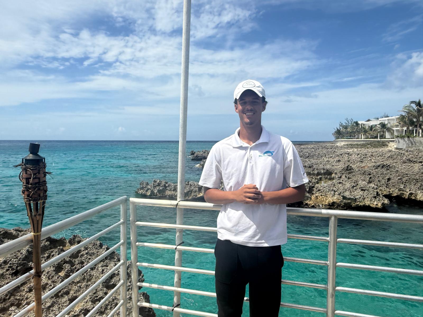 Cayman interns help divers with disabilities plunge beneath the waves ...