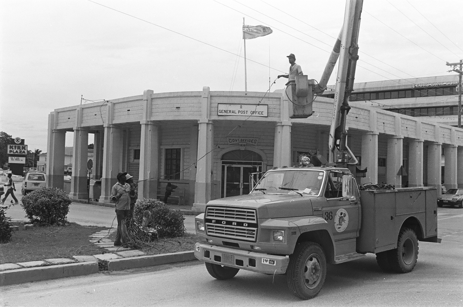 Leaks persist at General Post Office; new roof approved - Cayman Compass