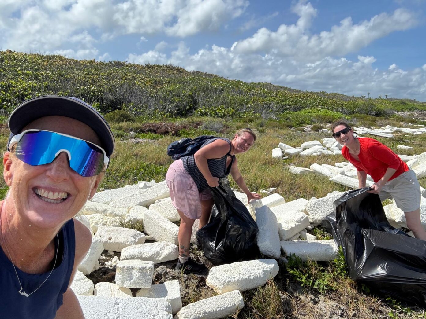 Scuba volunteers remove polystyrene debris from shoreline - Cayman Compass