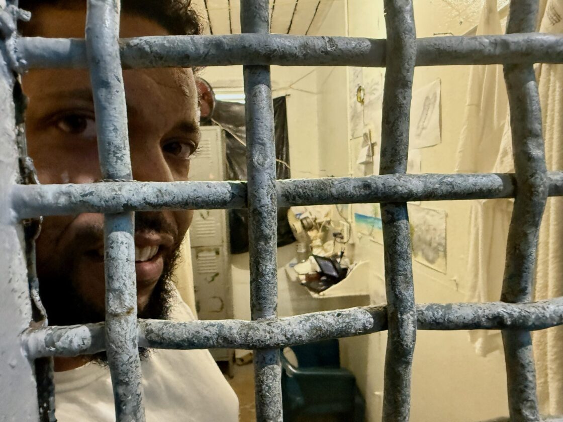 Inmates crammed into Cayman's crumbling and condemned prison - Cayman ...